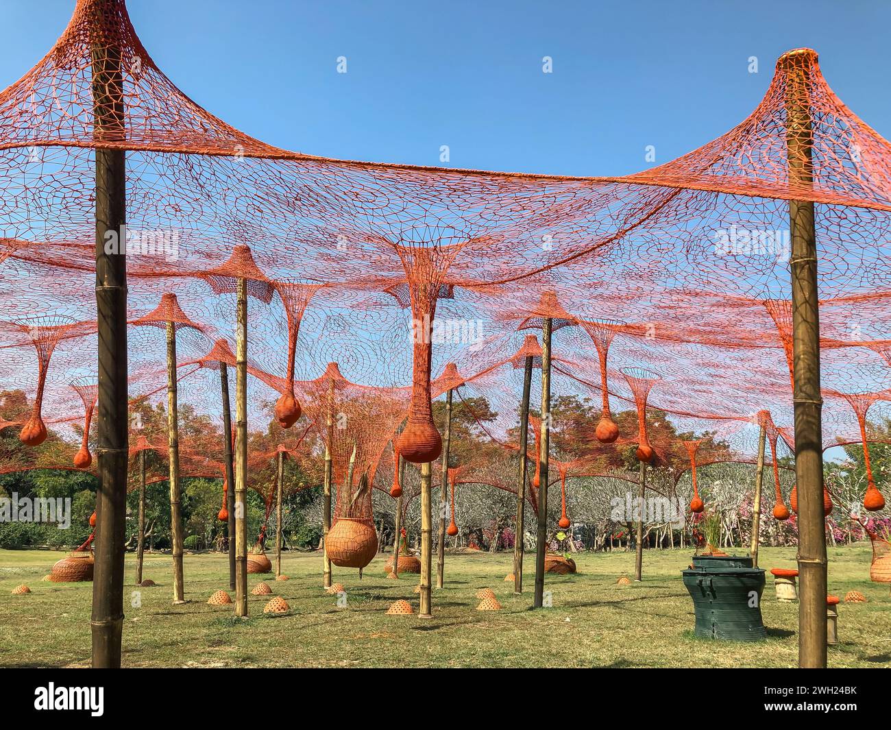 red rope sculpture texture in backyard Stock Photo - Alamy