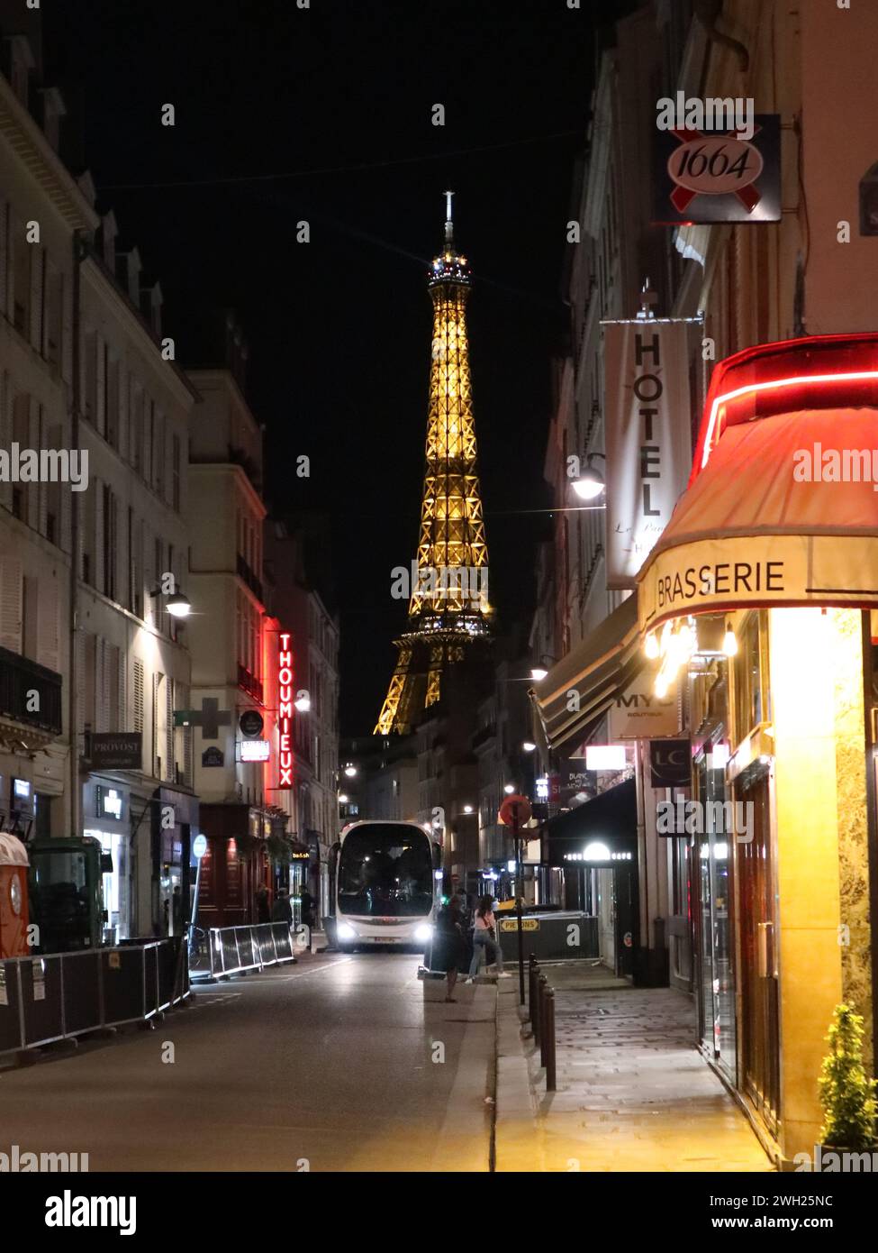 Paris street night photography hi-res stock photography and images - Alamy