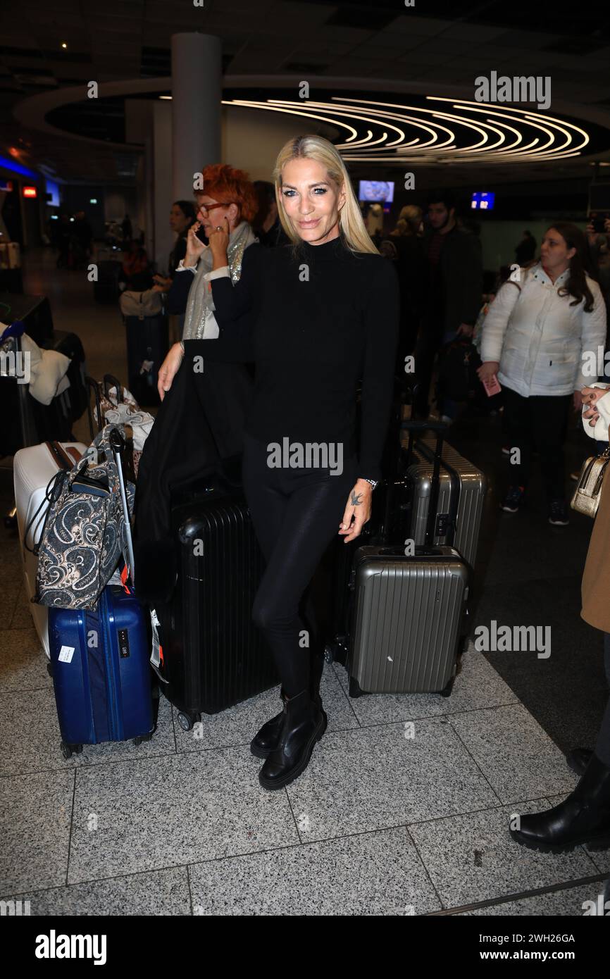 Sarah Kern bei der Rückkehr der Dschungelcamp-Kandidaten der RTL ...