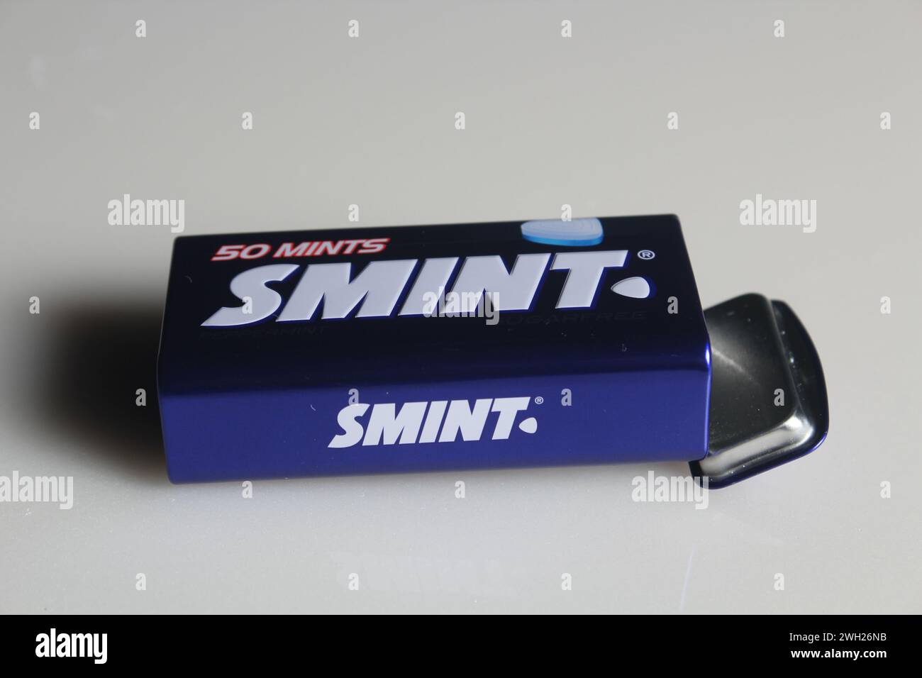 Xxl triangle hi-res stock photography and images - Alamy