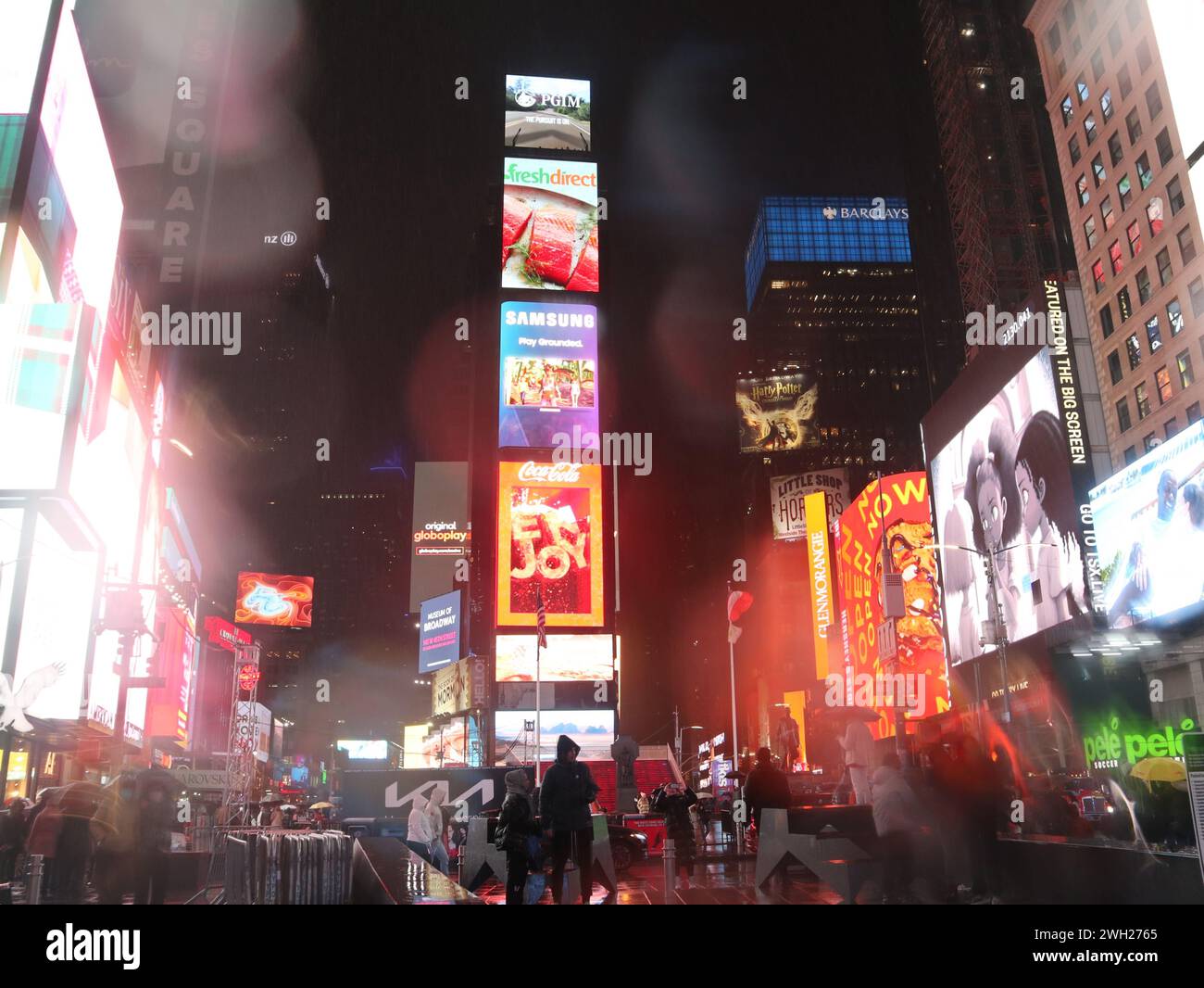 Metro city square hi-res stock photography and images - Alamy