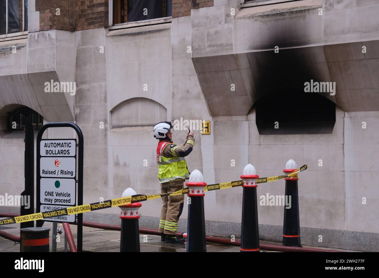 Old Bailey, London, UK. 7th Feb 2024. Fire crews at an electrical ...