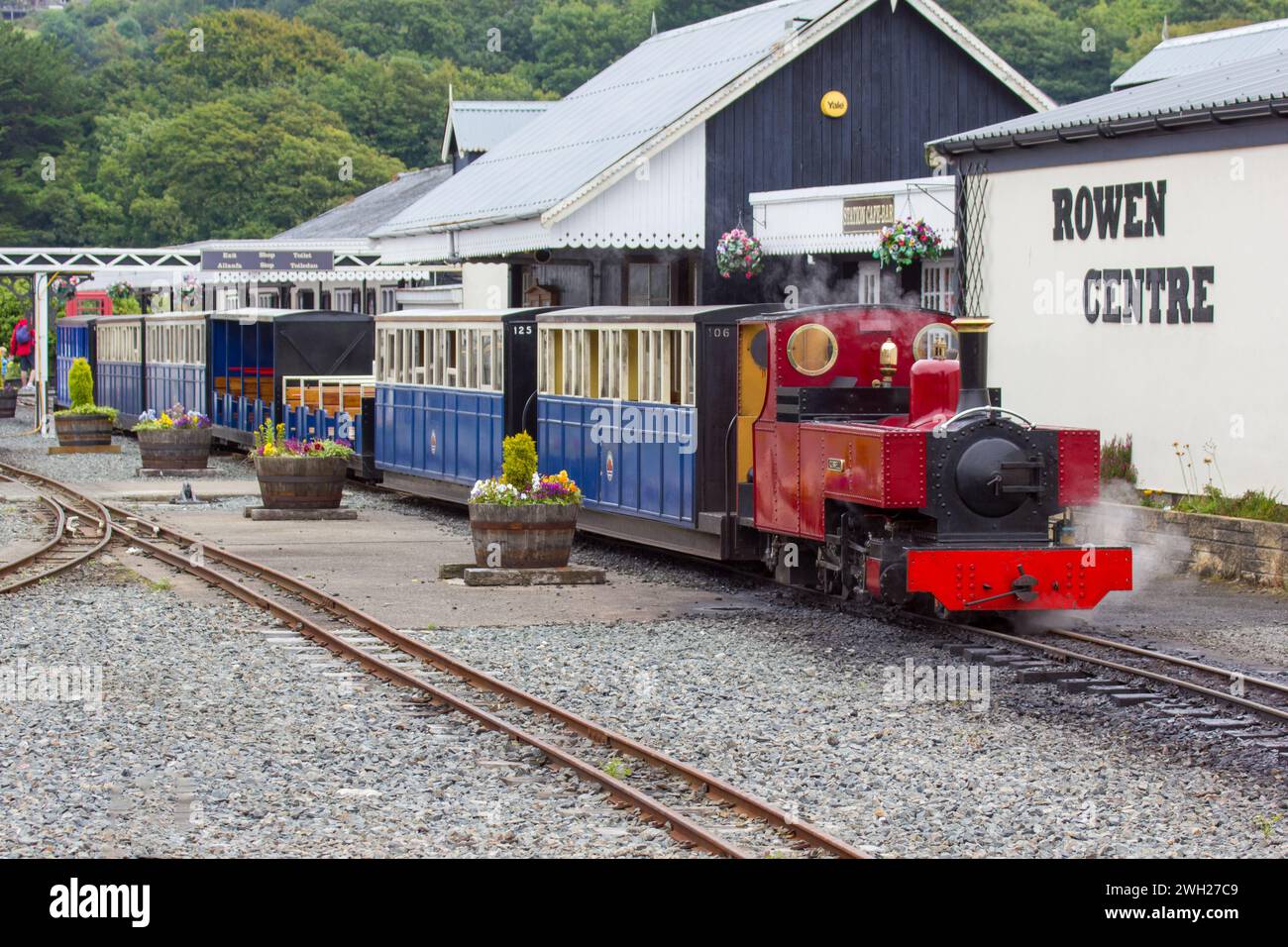 The Fairbourne Railway between Fairbourne and Penrhyn Point Stock Photo ...
