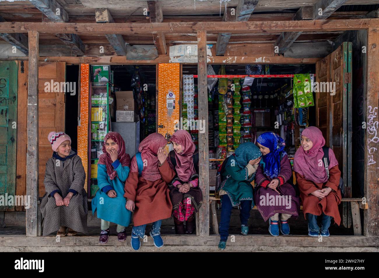 Srinagar India 07th Feb 2024 Kashmiri School Children Rest On The srinagar-india-07th-feb-2024-kashmiri-school-children-rest-on-the