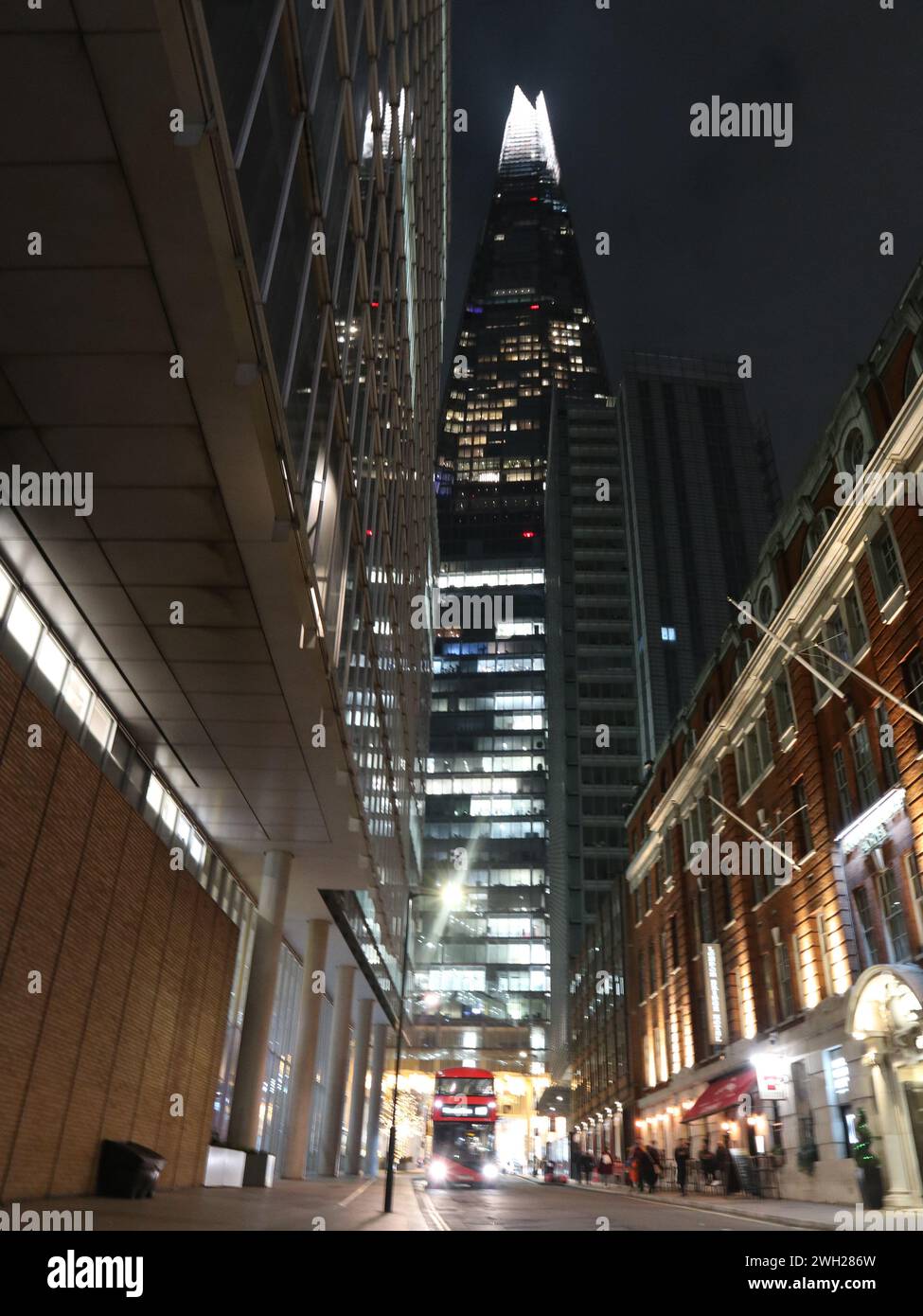 Shard at night london hi-res stock photography and images - Alamy