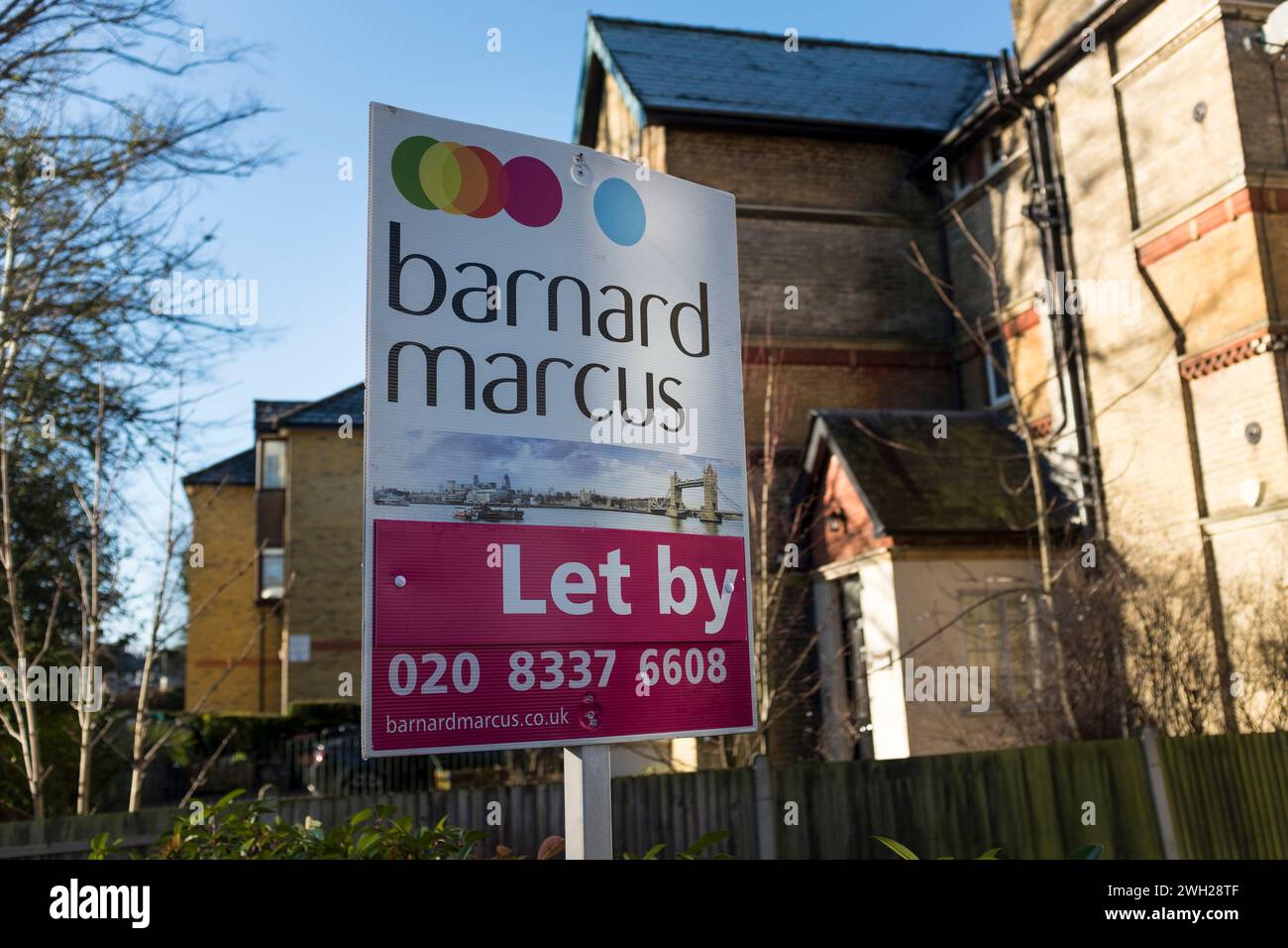 Estate Agent sign outside of property, Worcester Park, Surrey, UK Stock ...