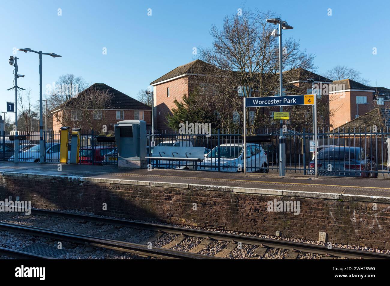 Worcester train station hi-res stock photography and images - Alamy