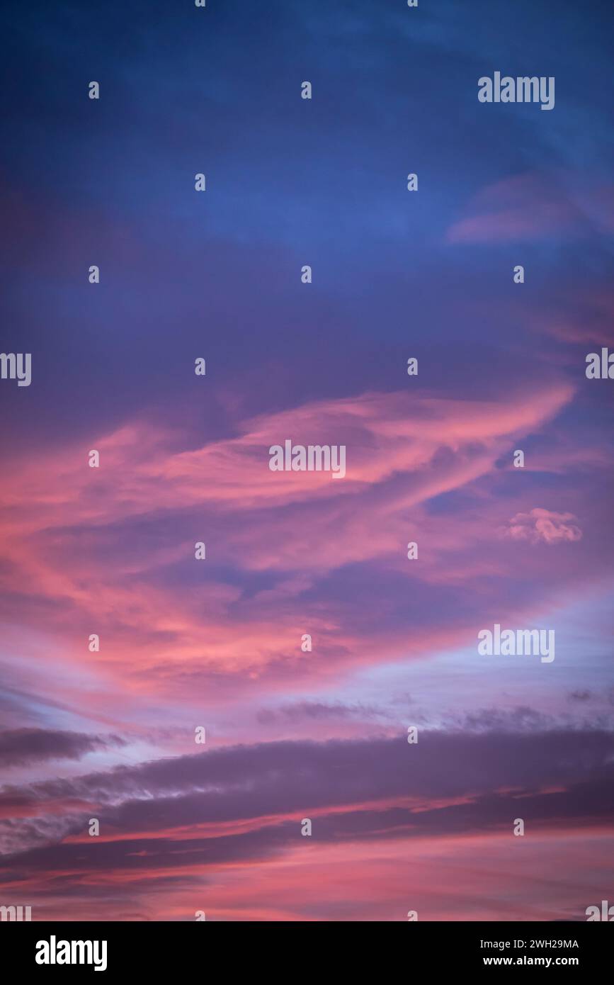Pink and purple colours of the sunsetting sky, London, England, UK ...