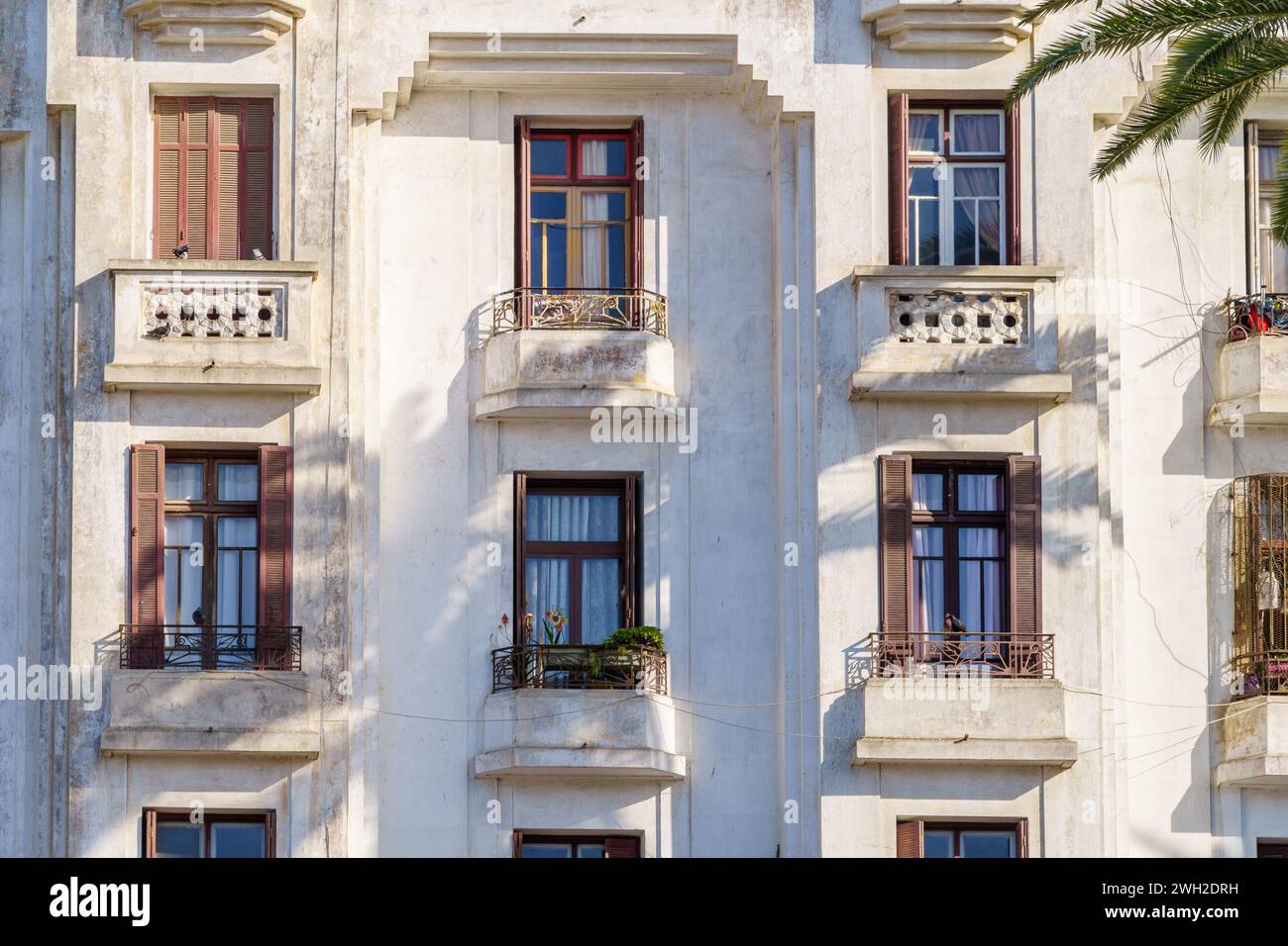 Moroccan shutter hi-res stock photography and images - Alamy