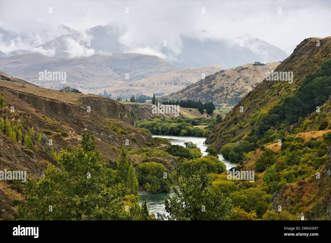 New Zealand landscape. Kawarau River gorge. Otago region in South ...