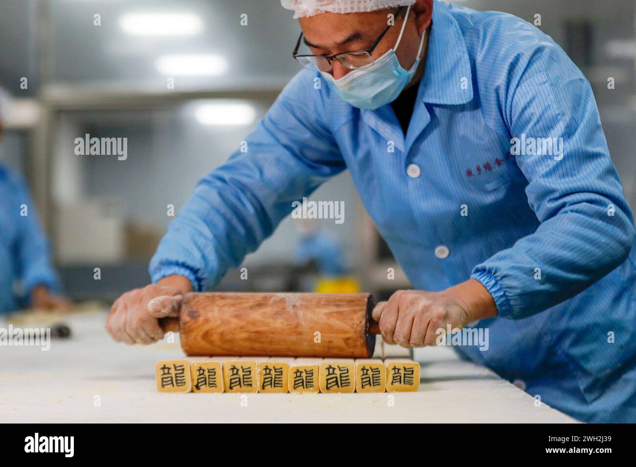 Powder compacting hi-res stock photography and images - Alamy