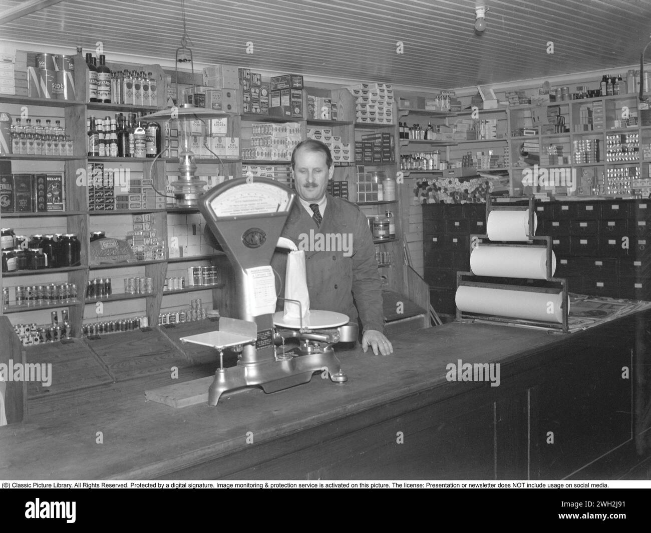 Vintage general store interior hi-res stock photography and images - Alamy