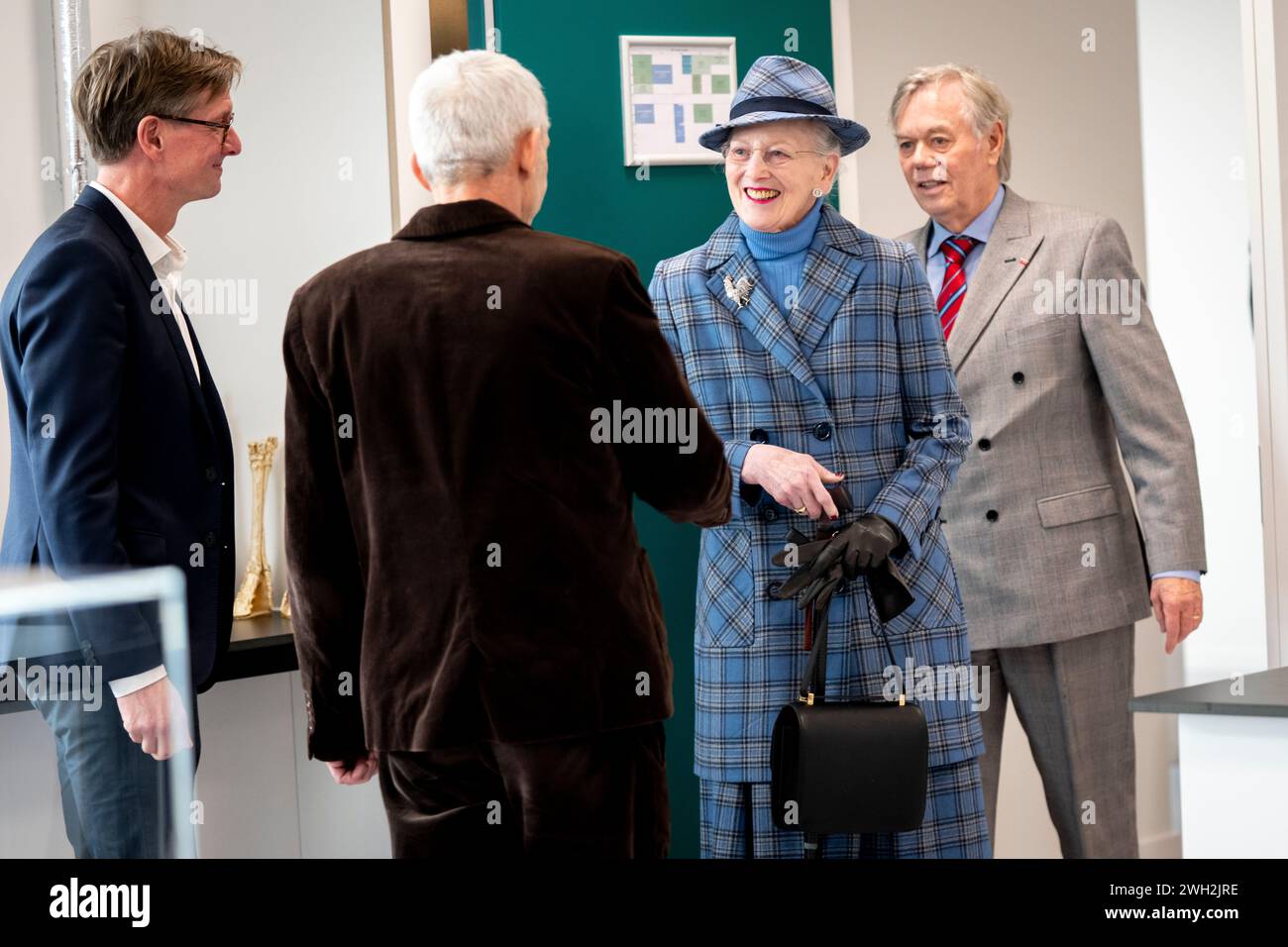 Queen Margrethe and chairman of the board of Prince Henrik's School's ...