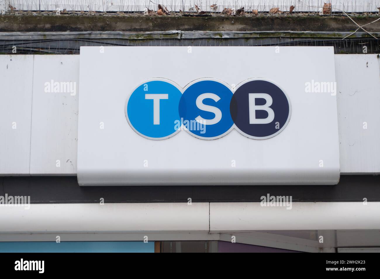 Slough, UK. 7th February, 2024. A TSB bank in Slough High Street ...