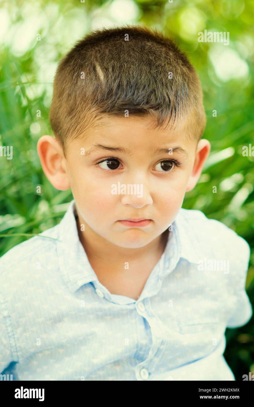 Concerned boy hi-res stock photography and images - Alamy