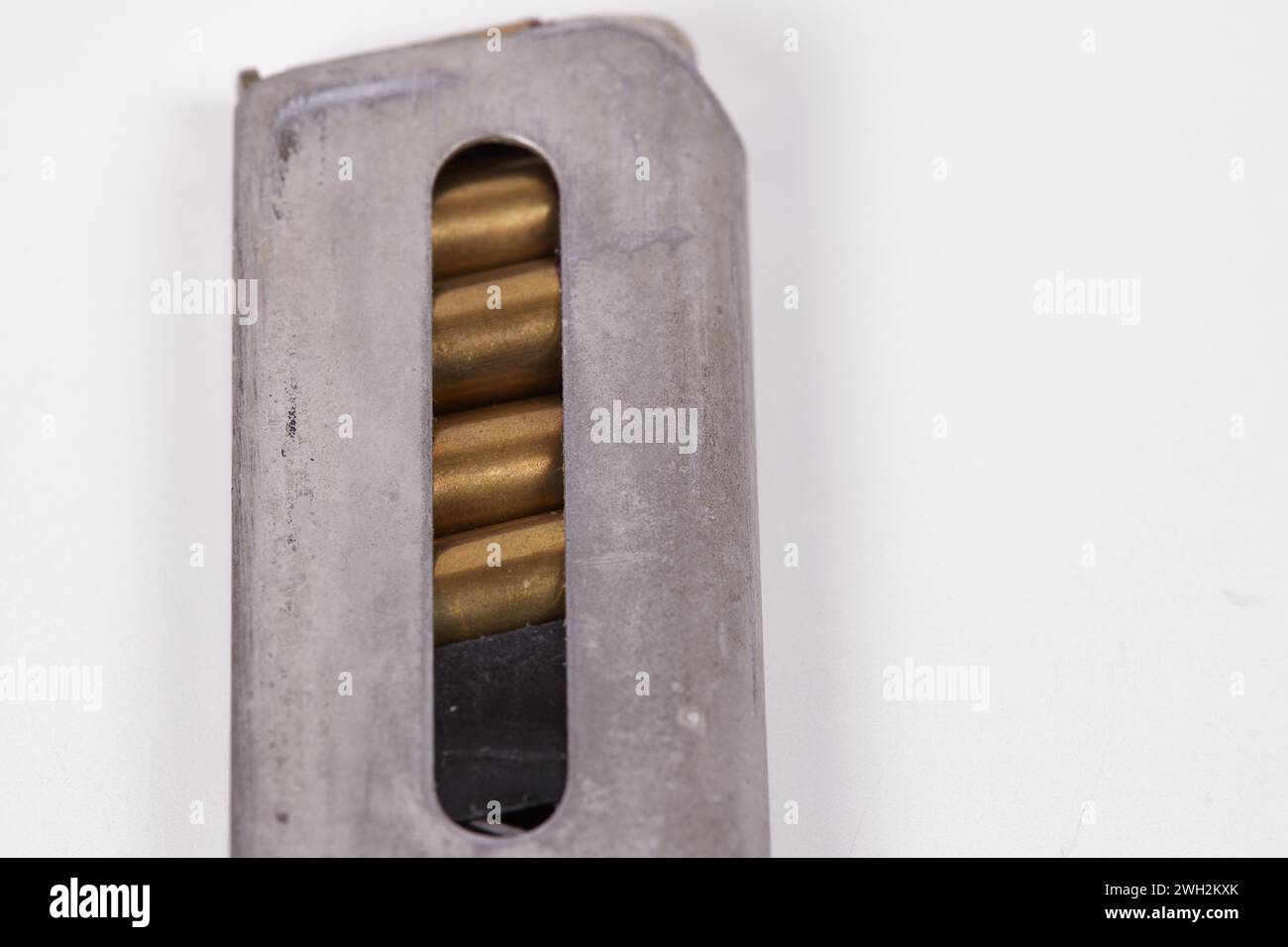 Raven Arms .25 caliber/calibre semi-automatic pistol. The P-25 was ...