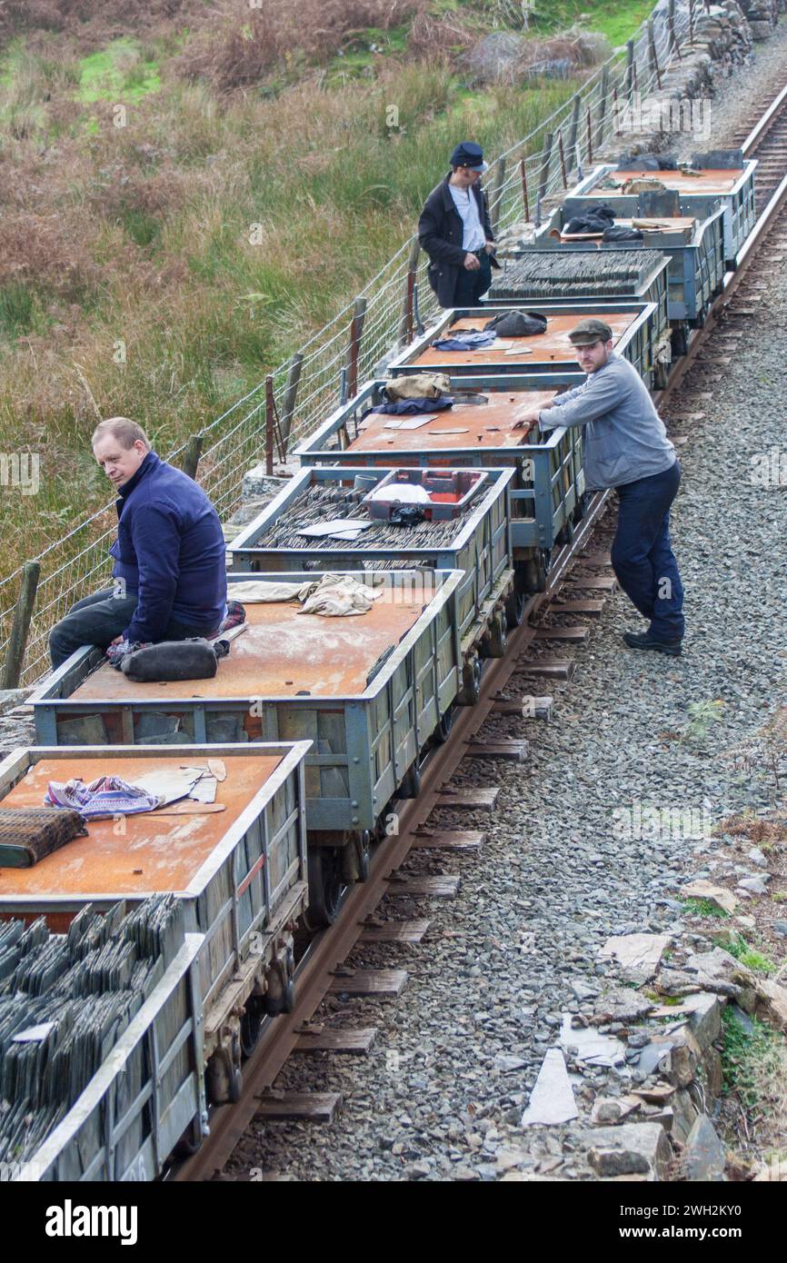 Slate train wales hi-res stock photography and images - Alamy