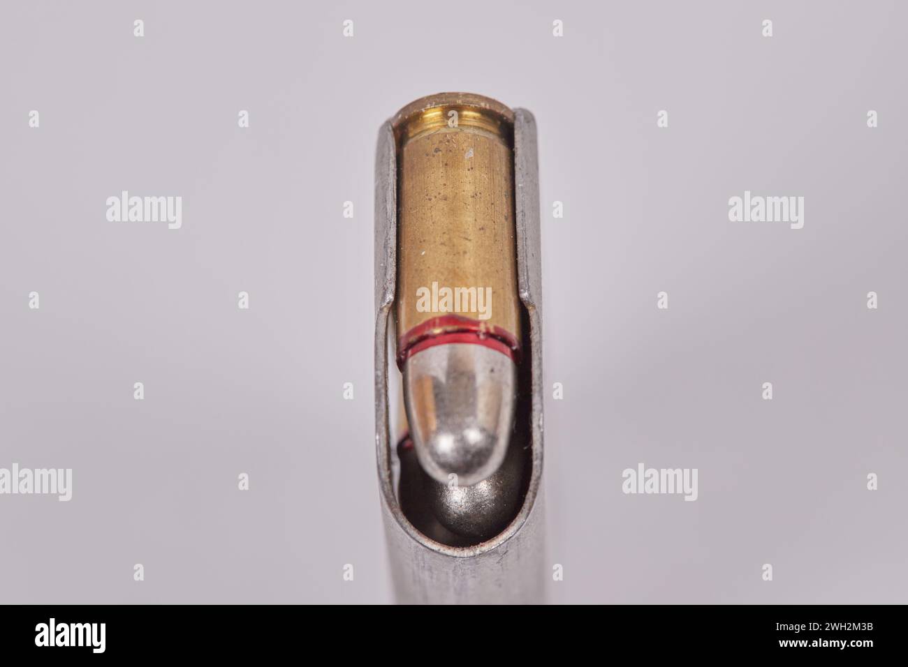 Raven Arms .25 caliber/calibre semi-automatic pistol. The P-25 was ...