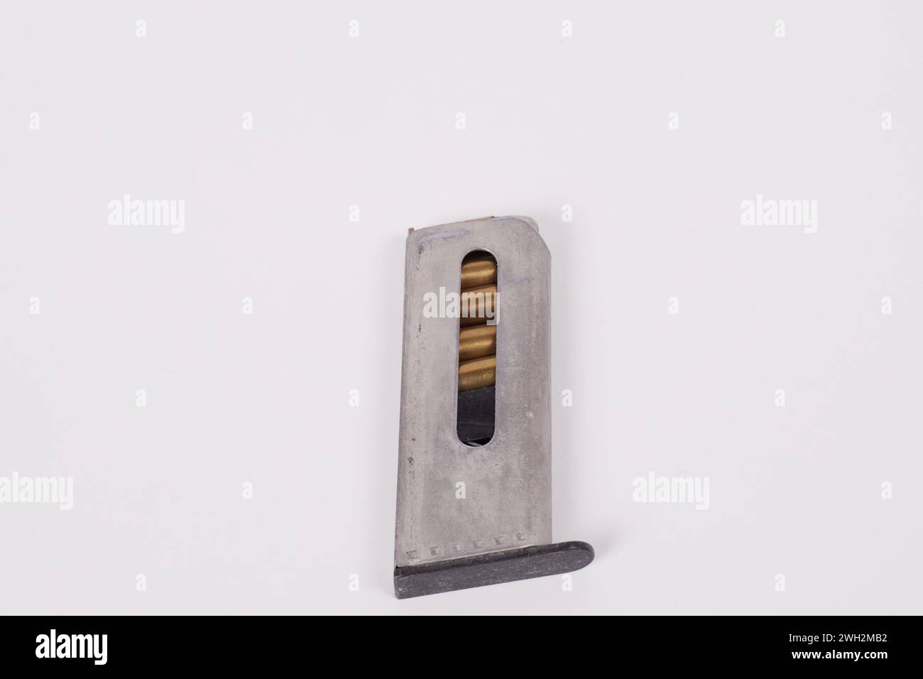 Raven Arms .25 caliber/calibre semi-automatic pistol. The P-25 was ...