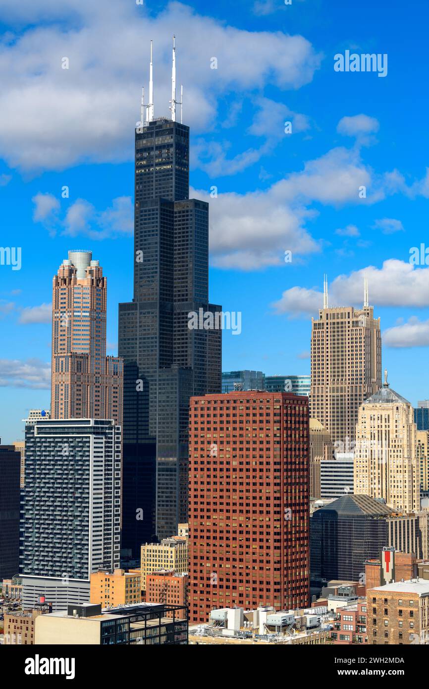 Chicago, Illinois, USA cityscape in the Miracle Mile District Stock ...
