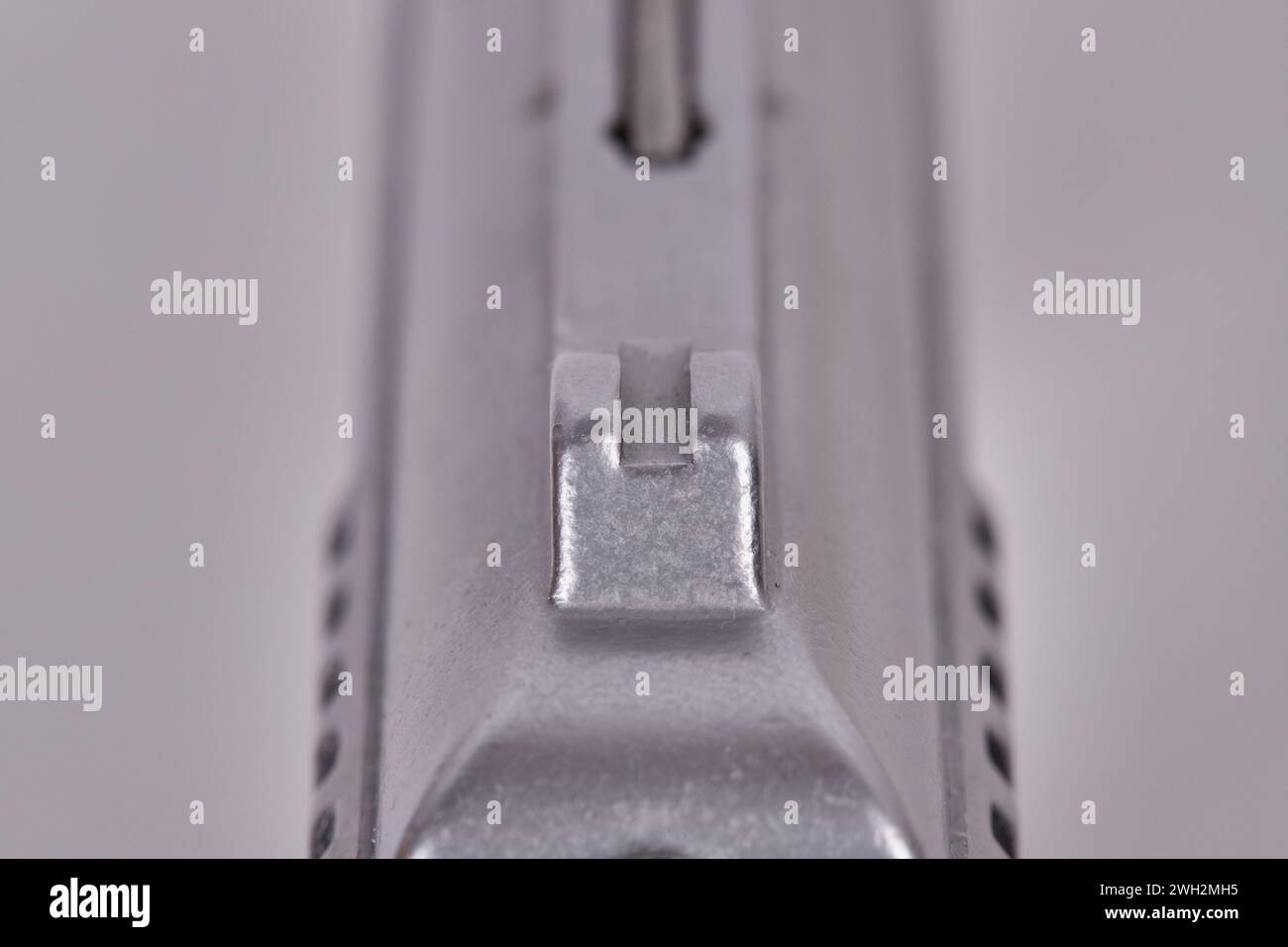 Raven Arms .25 caliber/calibre semi-automatic pistol. The P-25 was ...