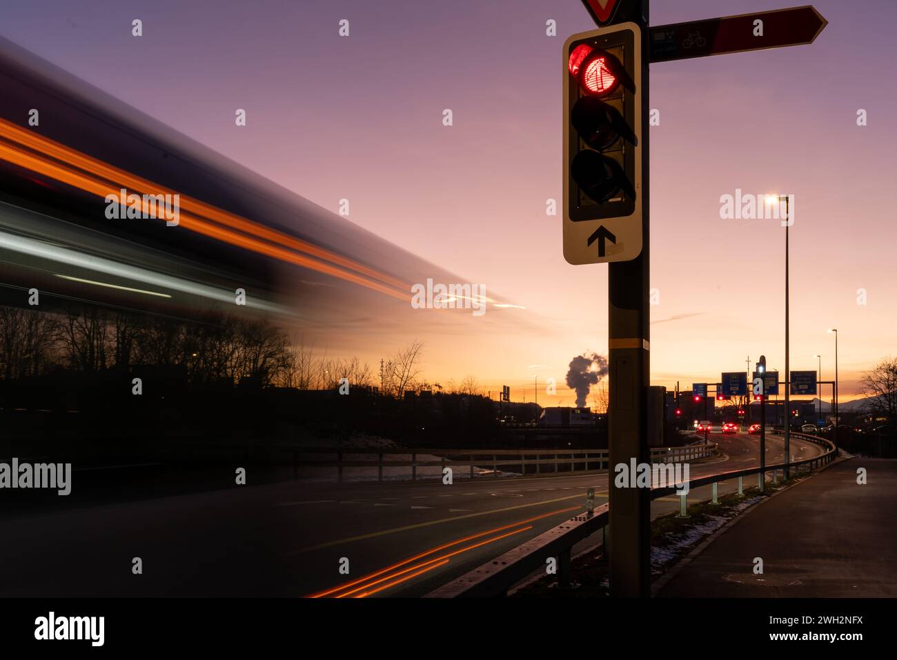 Street light poles hi-res stock photography and images - Alamy