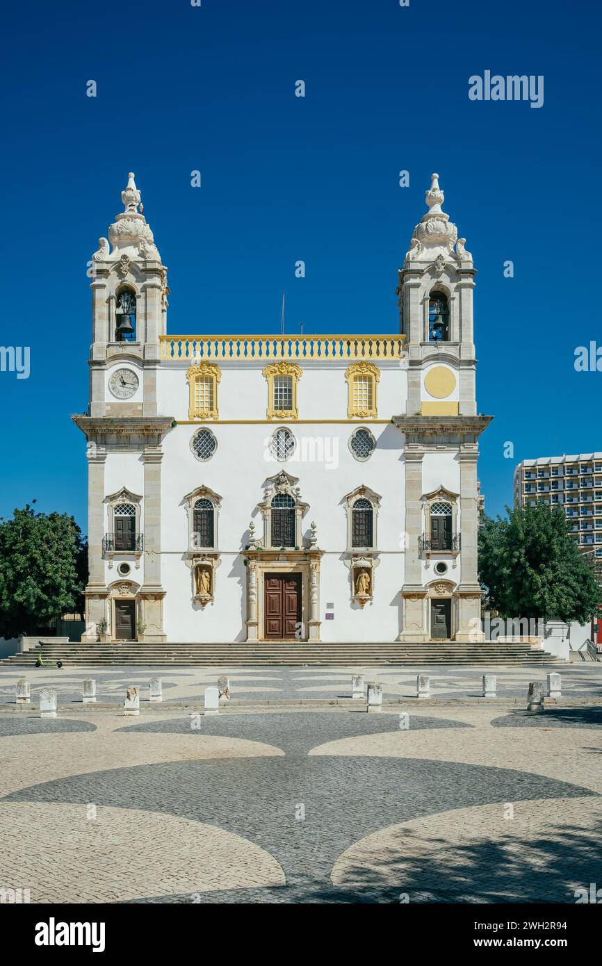 Faro igreja carmo baroque church hi-res stock photography and images ...