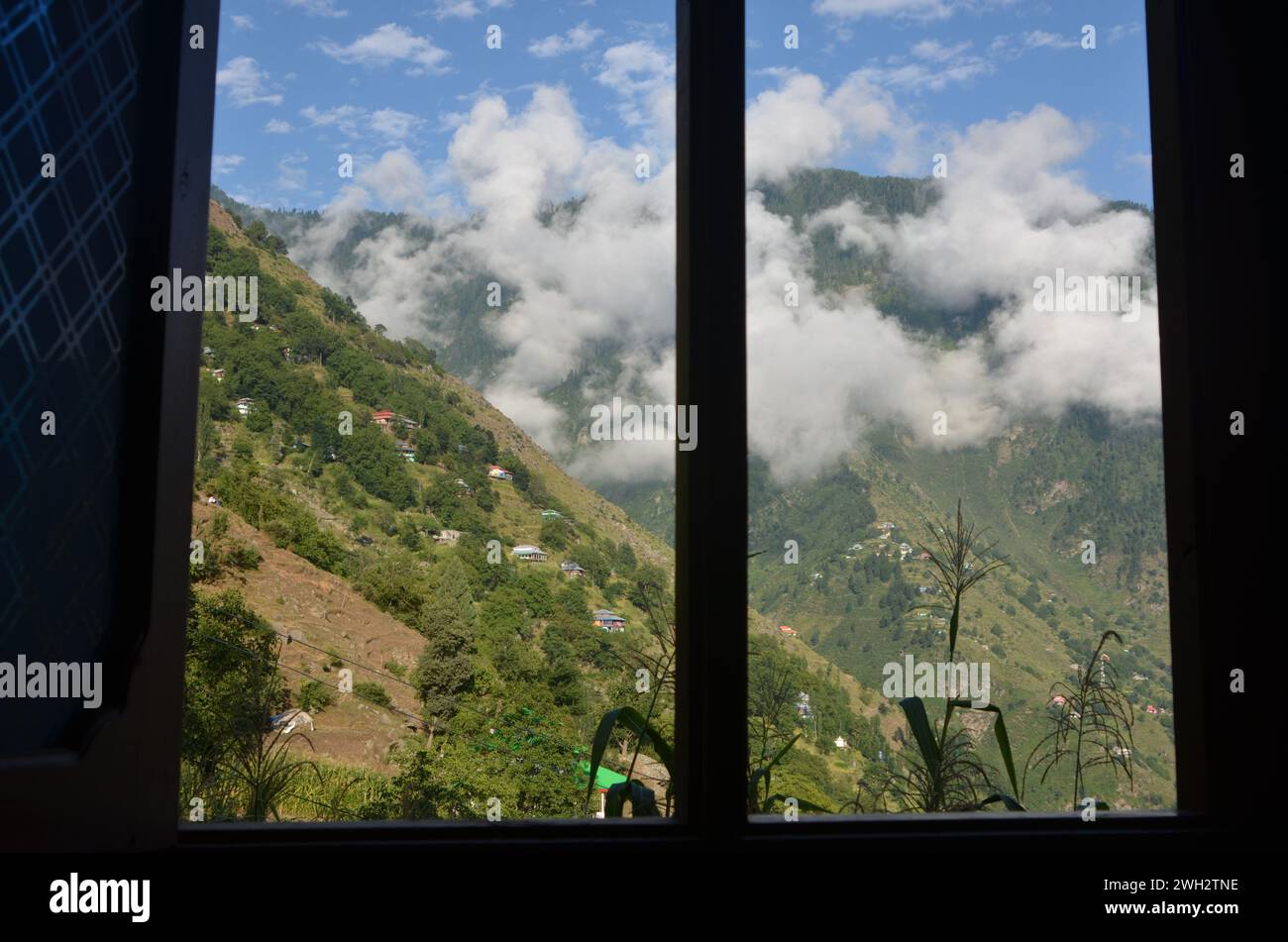 Window outside photos of snow hi-res stock photography and images - Alamy