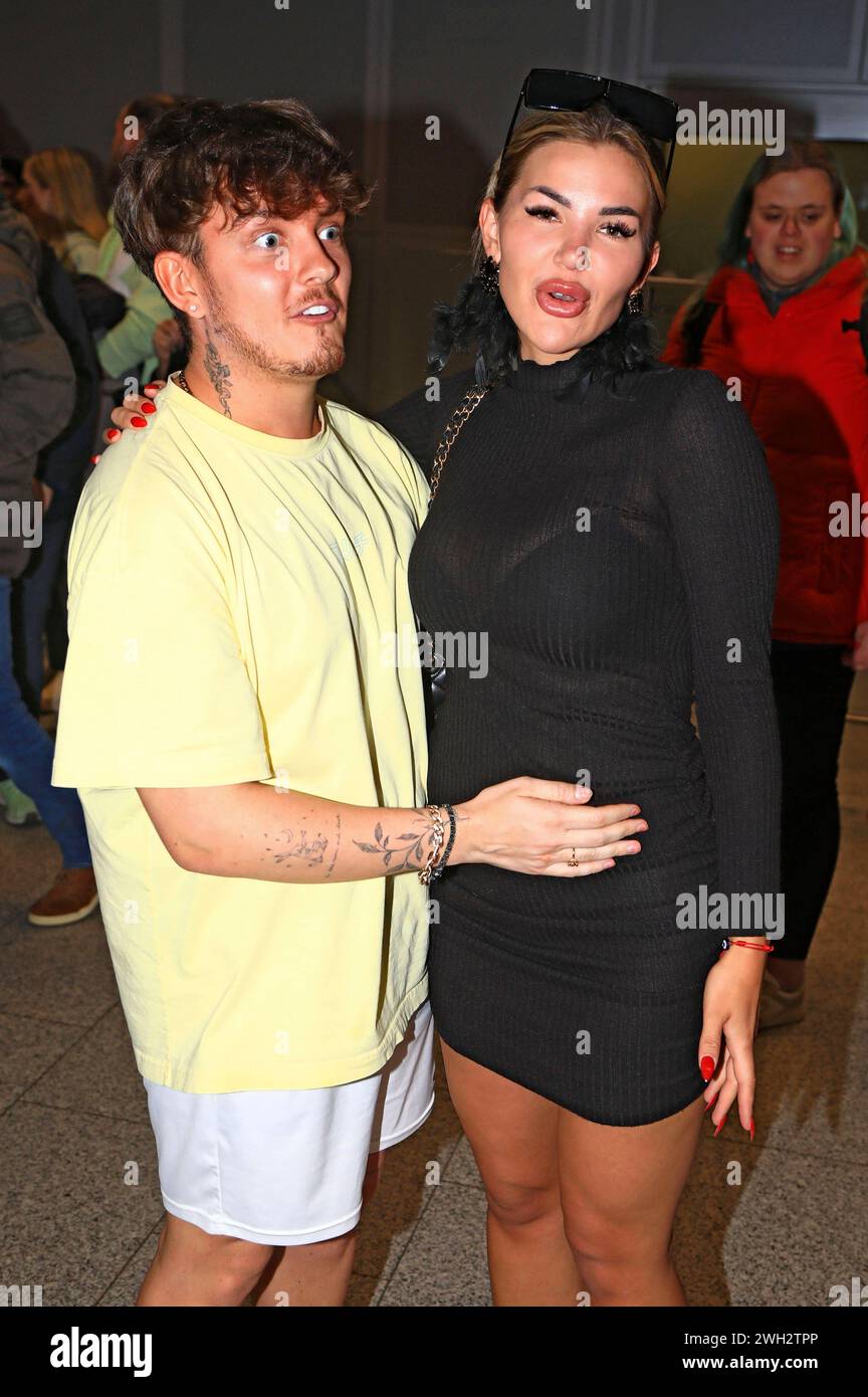 Twenty4Tim und Kim Virginia bei der Rückkehr der Dschungelcamp ...