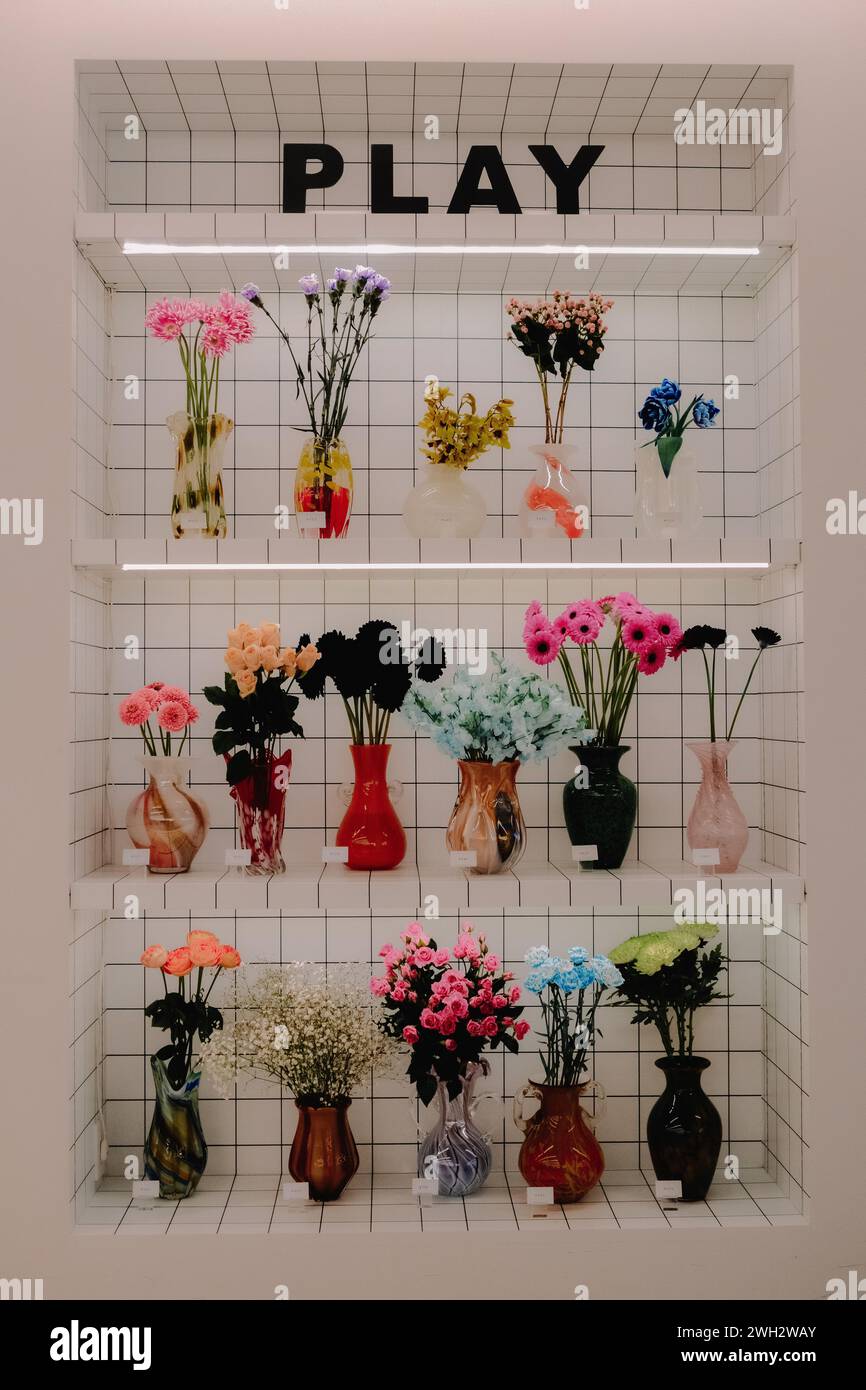 Floral art installation hi-res stock photography and images - Alamy