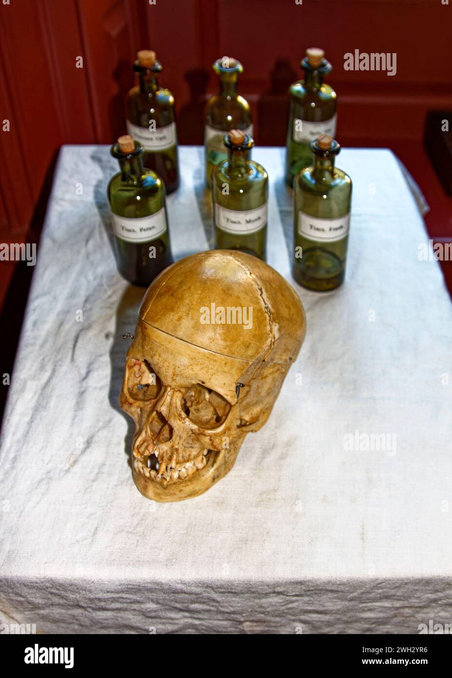 Rough tablecover hi-res stock photography and images - Alamy