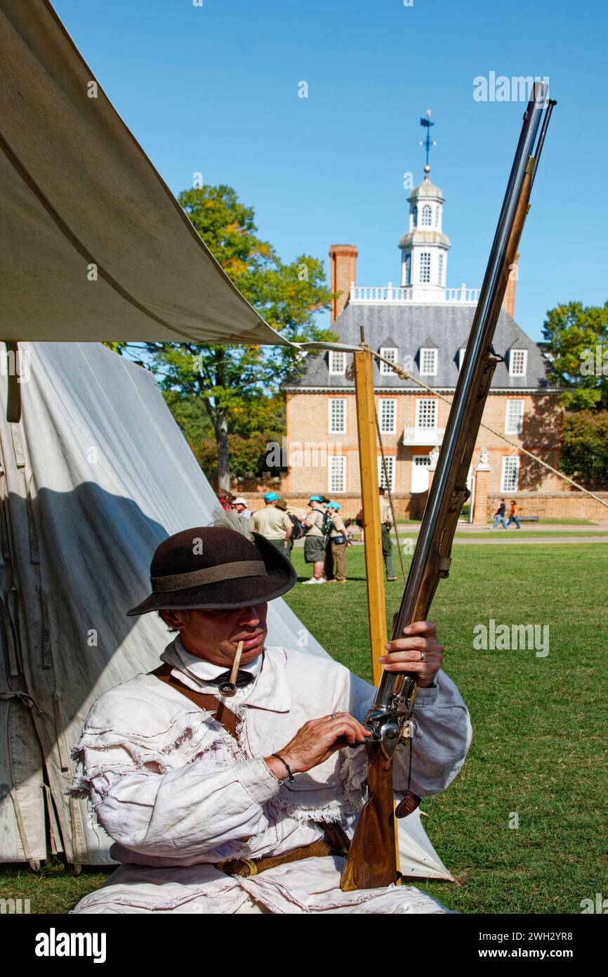Colonial reenactment williamsburg hi-res stock photography and images ...