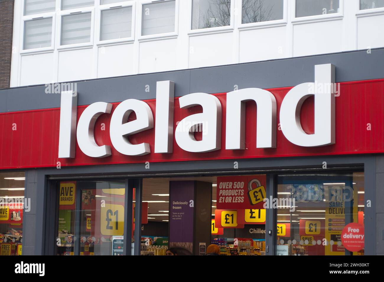 Slough, Berkshire, UK. 7th February, 2024. An Iceland frozen food store ...