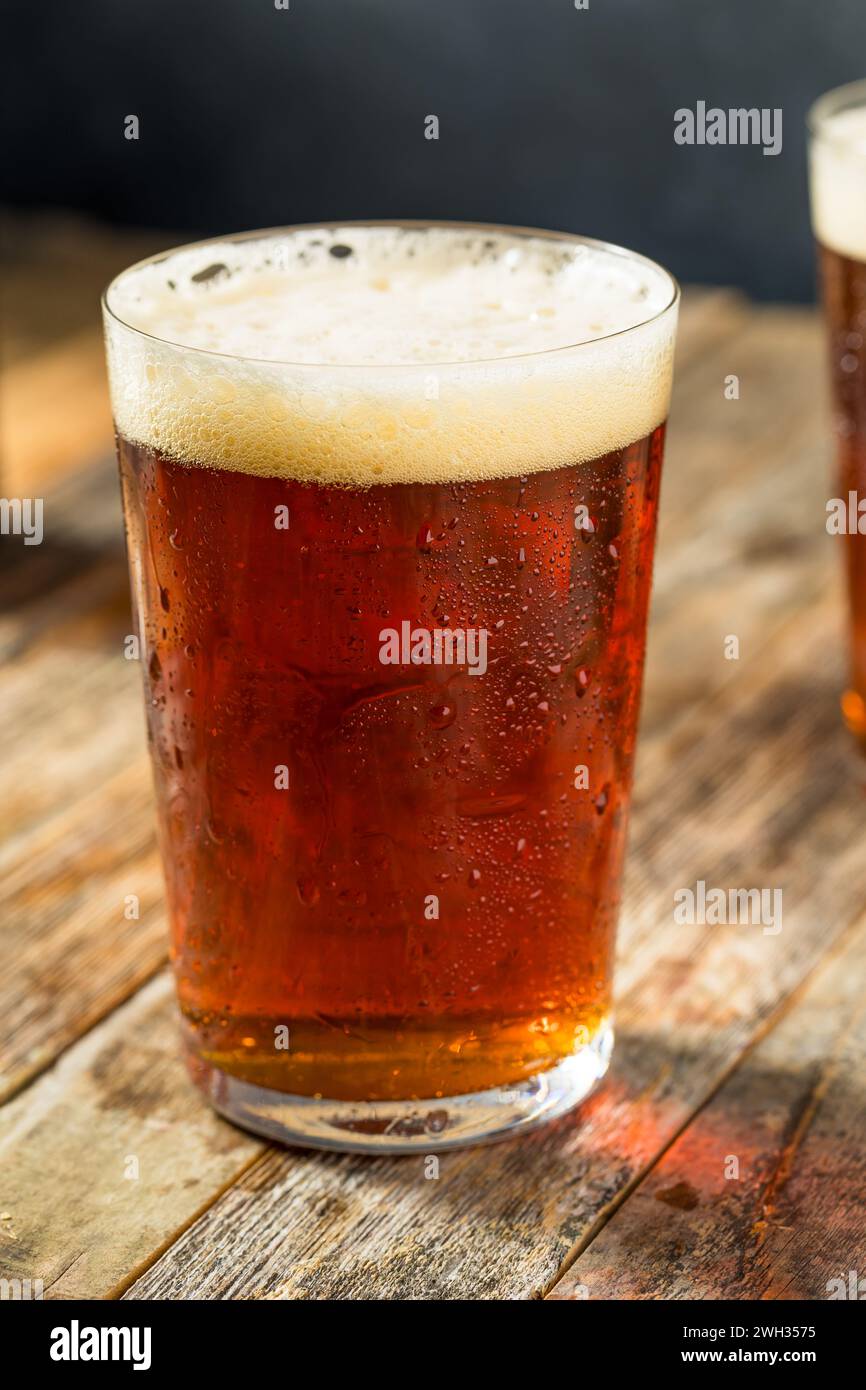 Dark brown beer bottle hi-res stock photography and images - Alamy