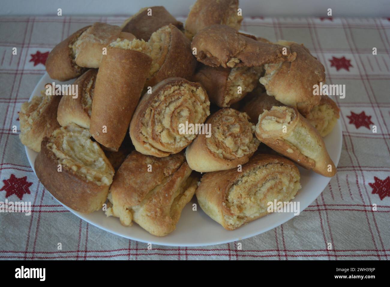 Delicious, homemade cakes, homemade cakes, shortbread rolls made with ...