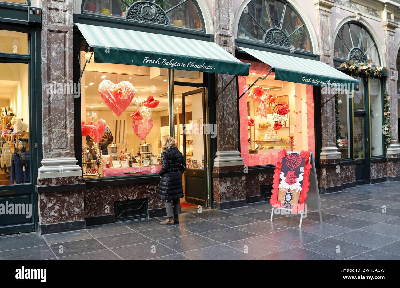 Belgium chocolate factory hi-res stock photography and images - Alamy