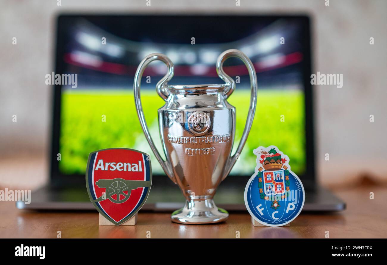 Emblems premier league arsenal hi-res stock photography and images - Alamy