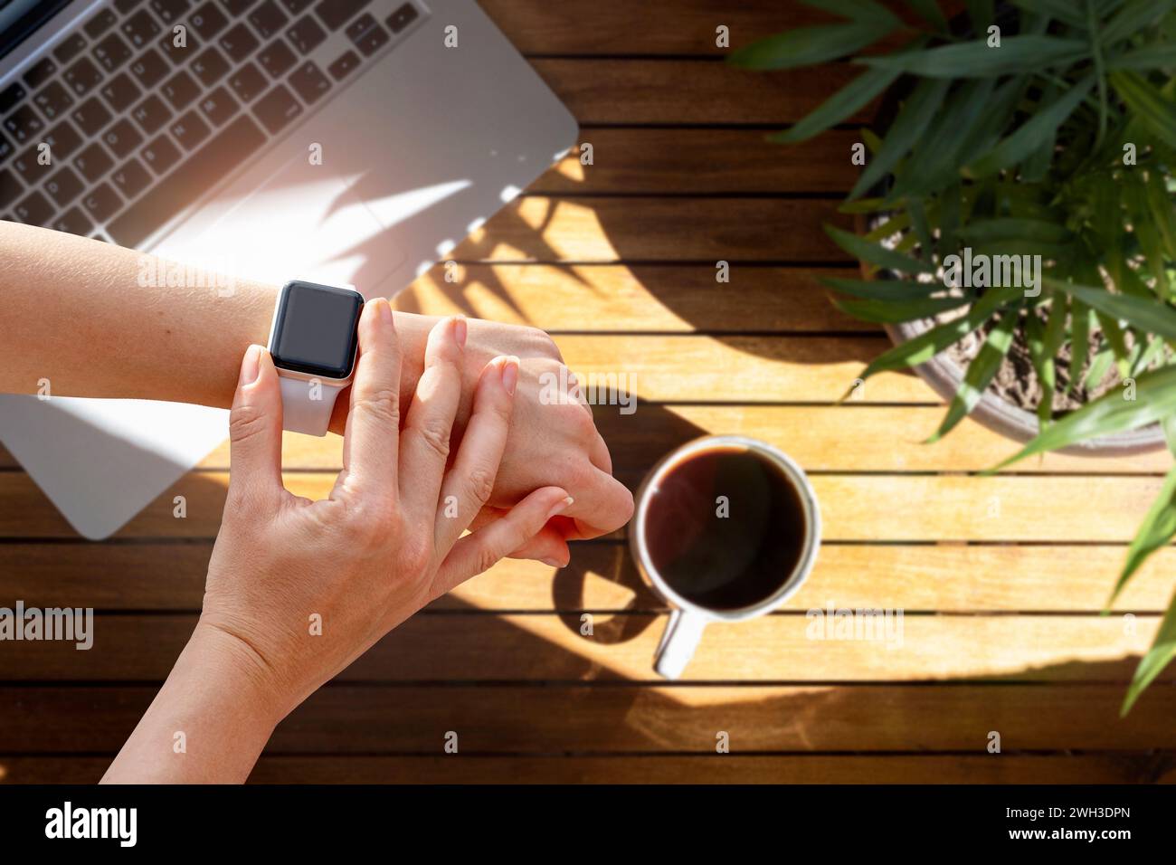 Smart watch on hand hi-res stock photography and images - Alamy