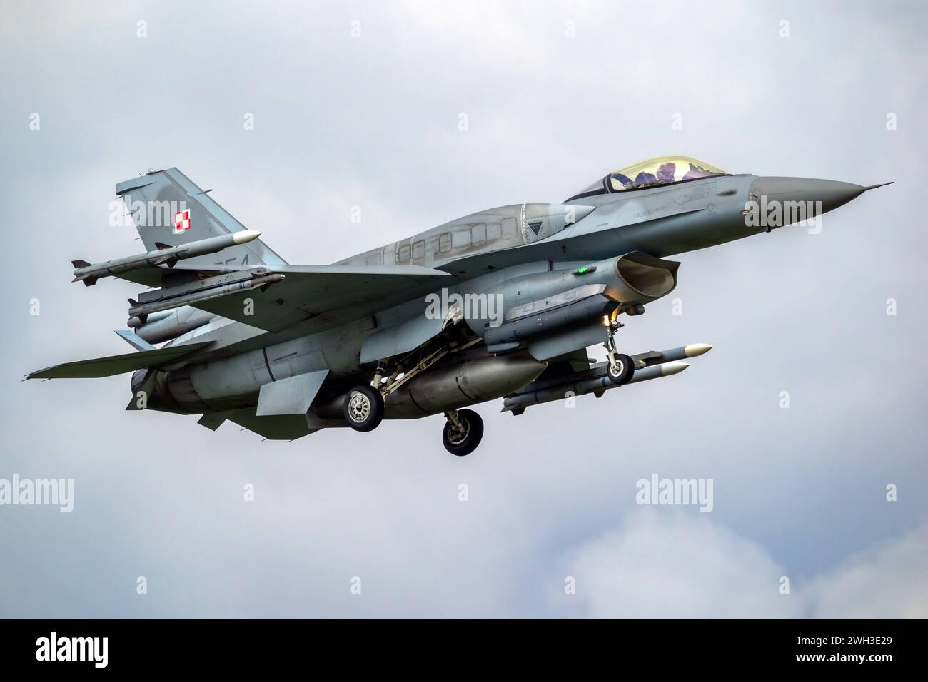 Polish air force f 16 hi-res stock photography and images - Alamy