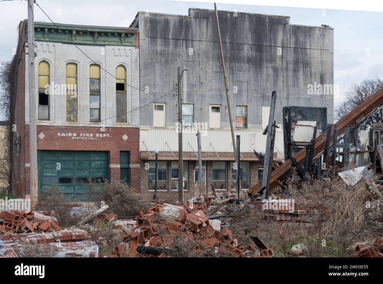 Abandoned wires hi-res stock photography and images - Alamy