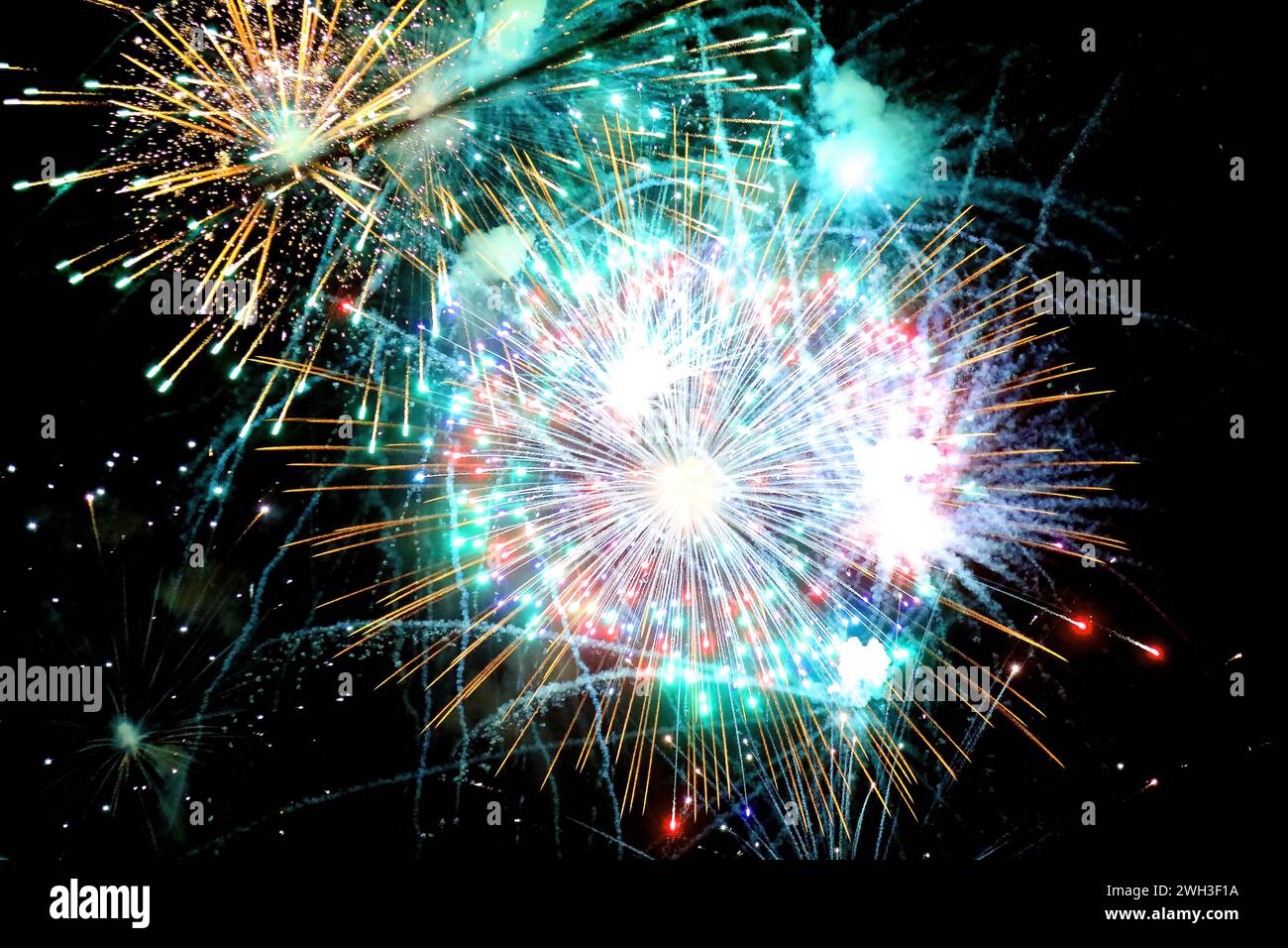 Community firework display hi-res stock photography and images - Alamy