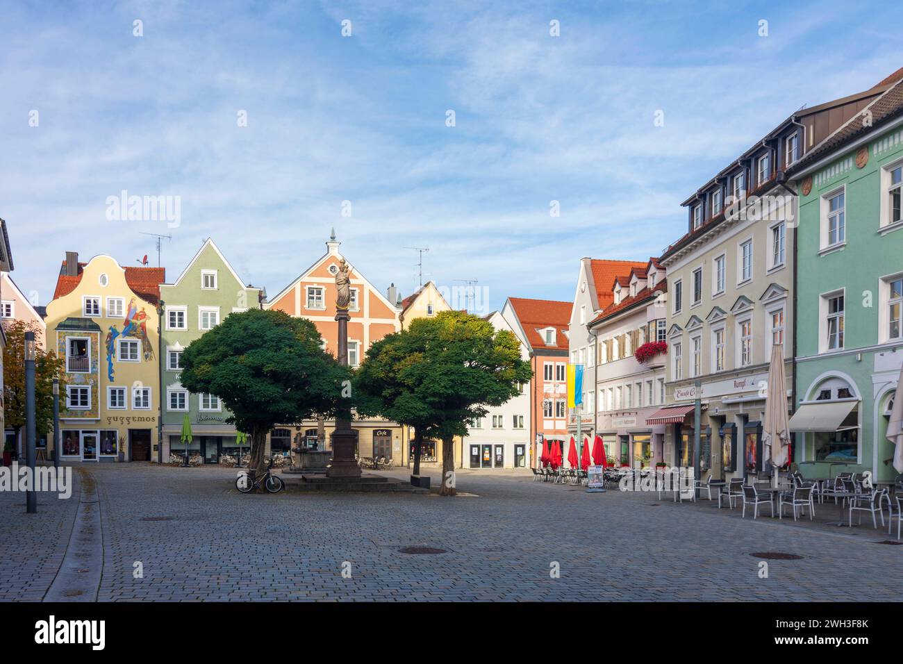 Old Town, square Marienplatz Weilheim in Oberbayern Oberbayern ...