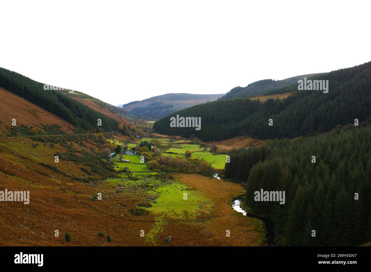 Beautiful irish mountain landscape hi-res stock photography and images ...