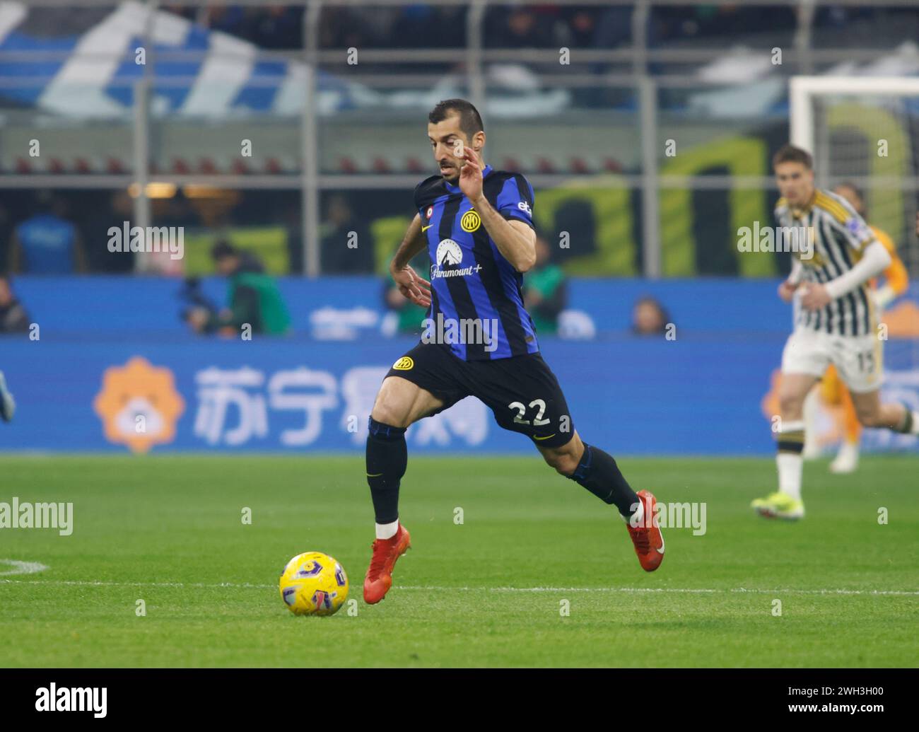 Henrikh mkhitaryan inter milan hi-res stock photography and images - Alamy