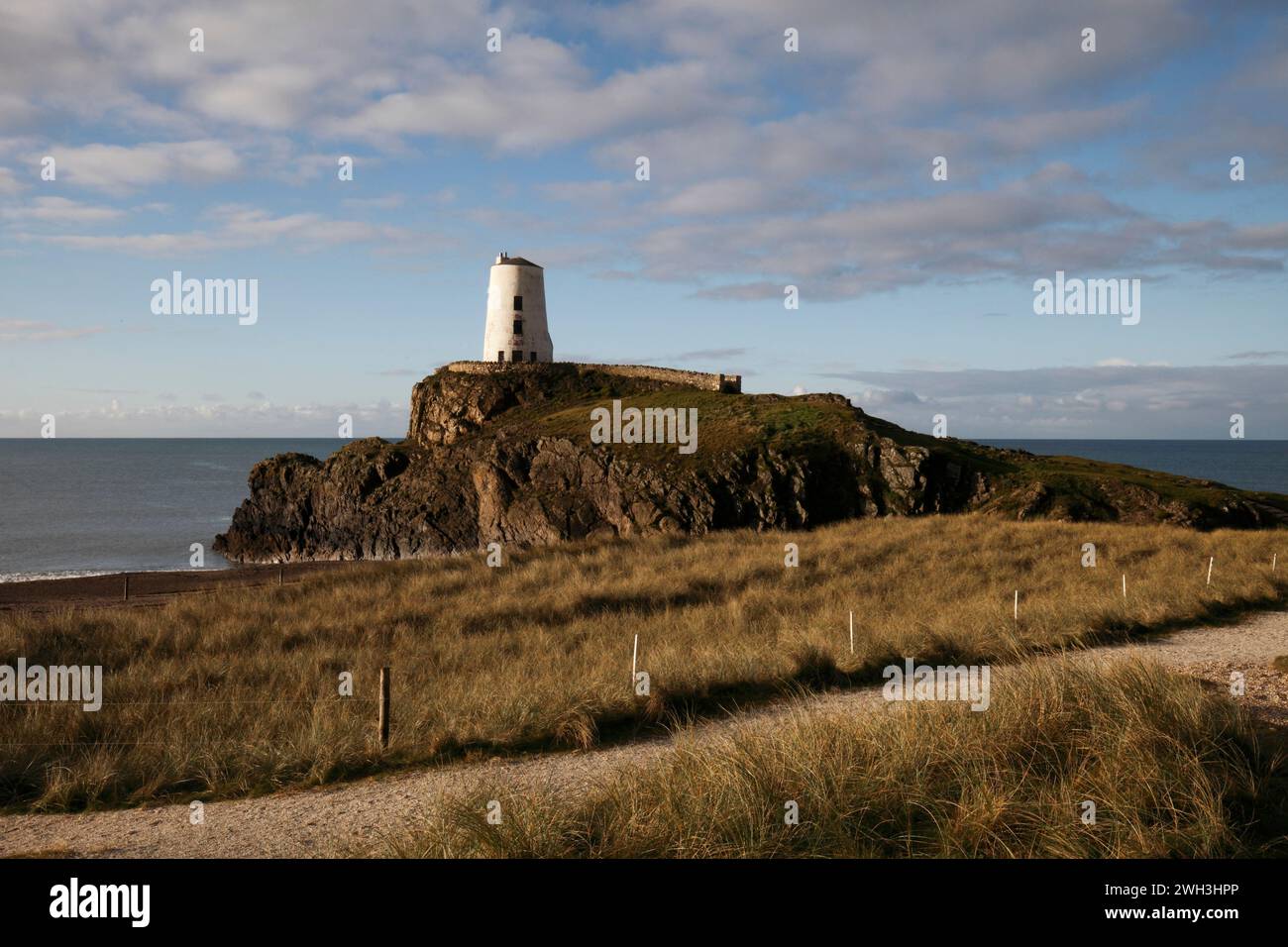 Goleudy Tŵr Mawr on Ynys Llanddwyn, Anglesey, North Wales Stock Photo ...