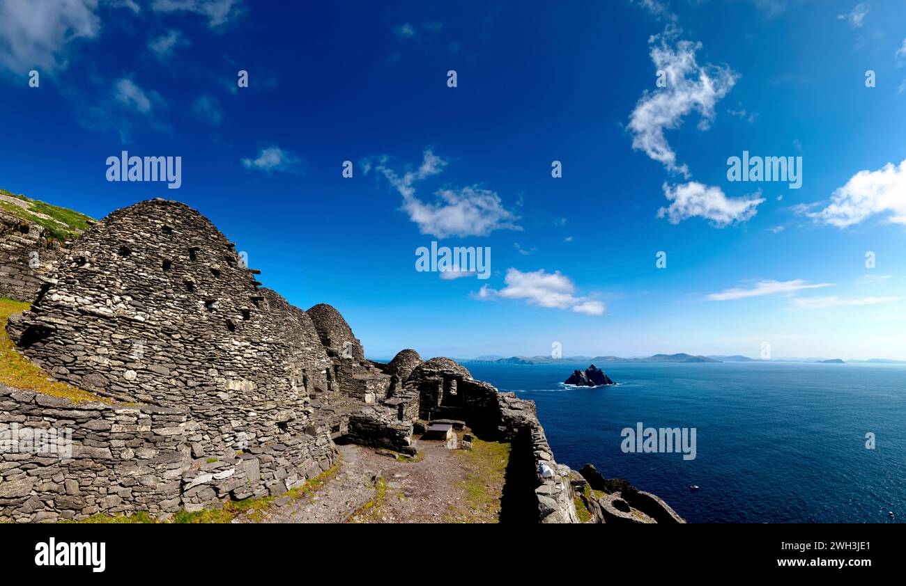 Beehive Huts at the UNESCO World Heritage Site, Skellig Michael, County ...