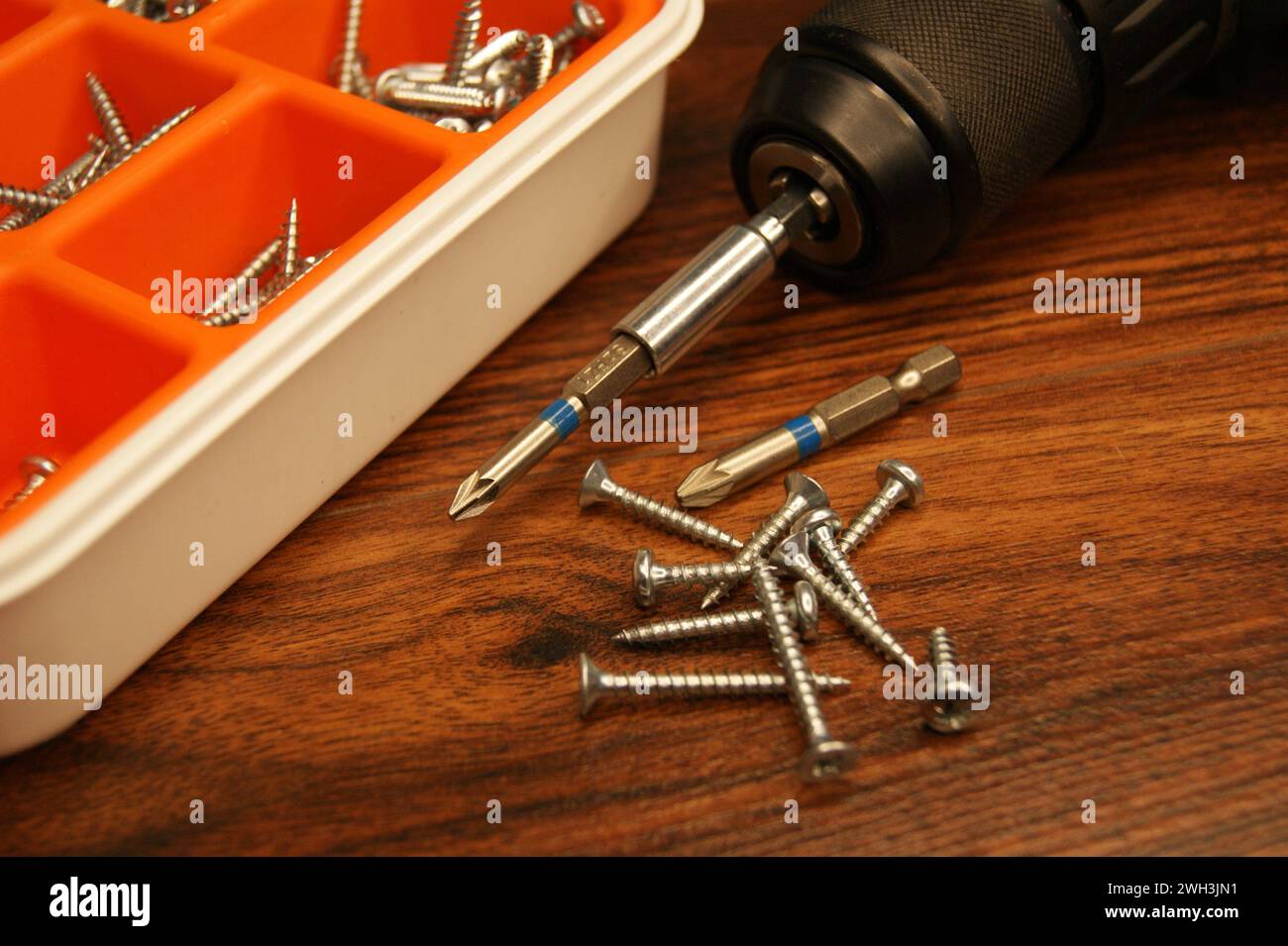 Screw gun hi-res stock photography and images - Alamy
