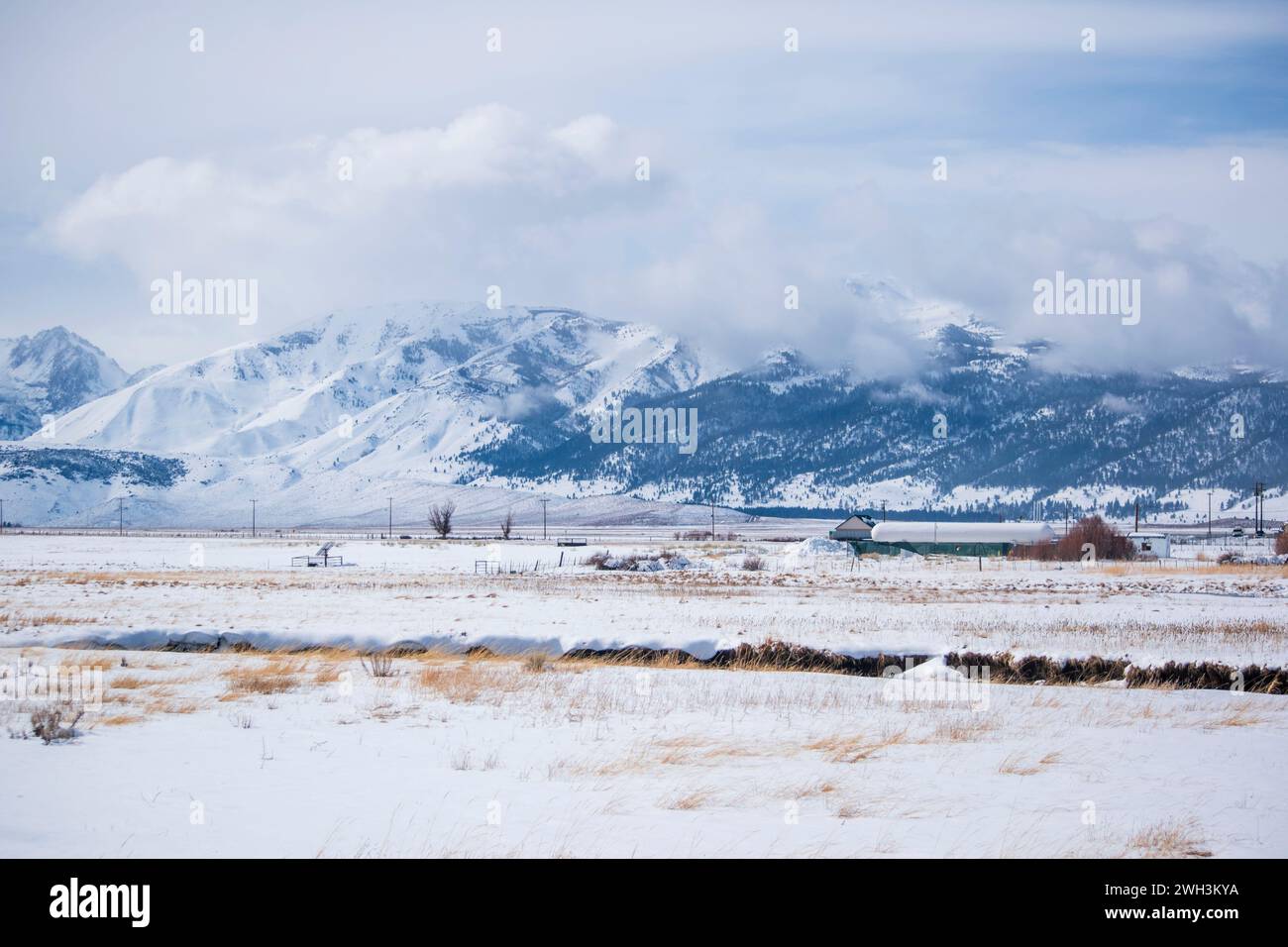 Caltrans sets up chain control checkpoints on U.S. 395 like this one in ...