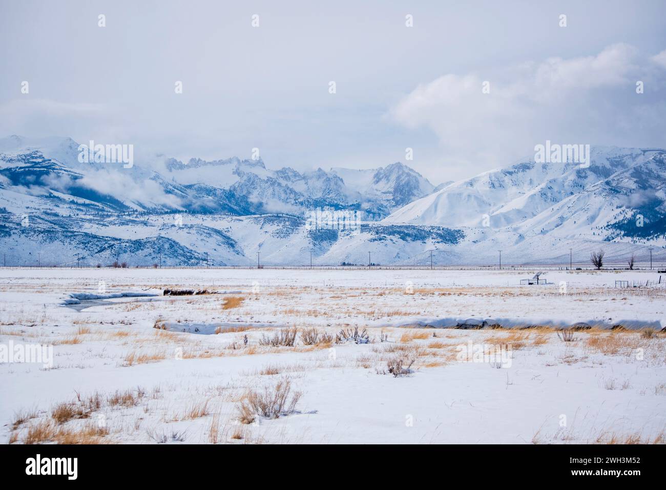 Caltrans sets up chain control checkpoints on U.S. 395 like this one in ...