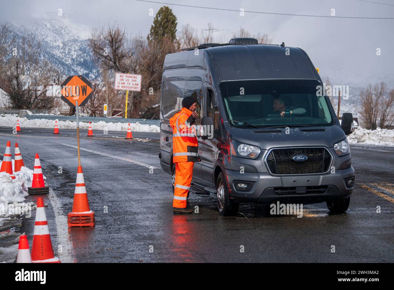 Caltrans sets up chain control checkpoints on U.S. 395 like this one in ...